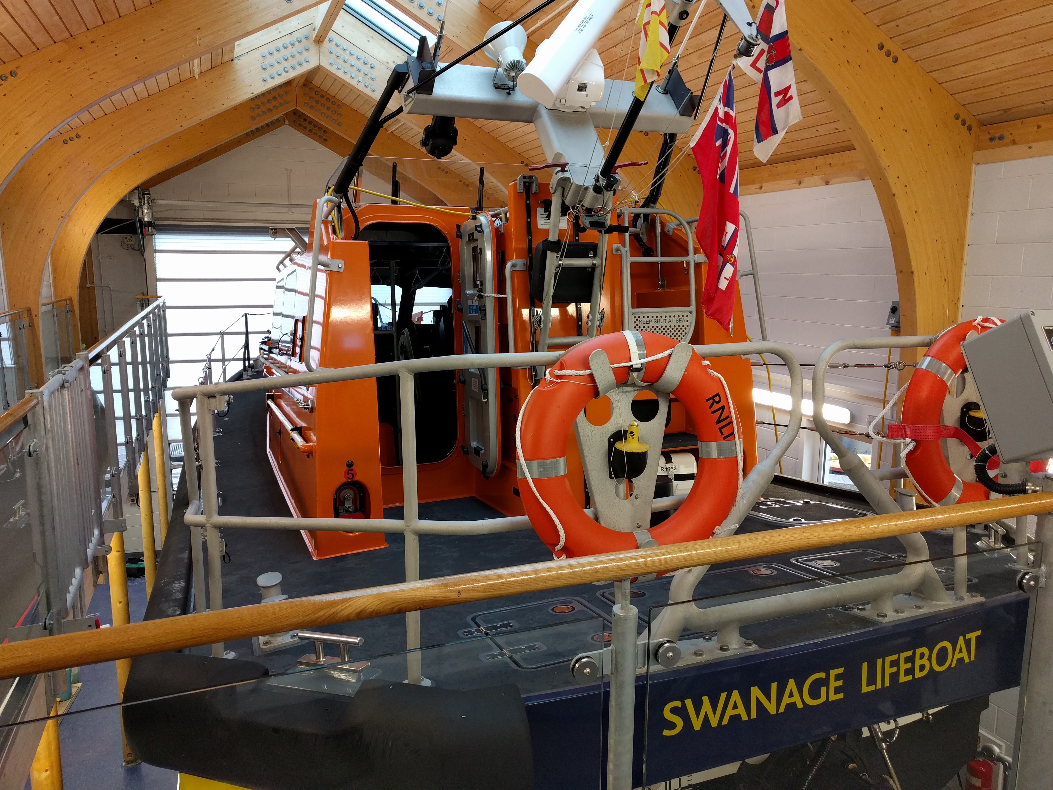 Swanage RNLI’s Shannon lifeboat moved into boathouse as station nears ...