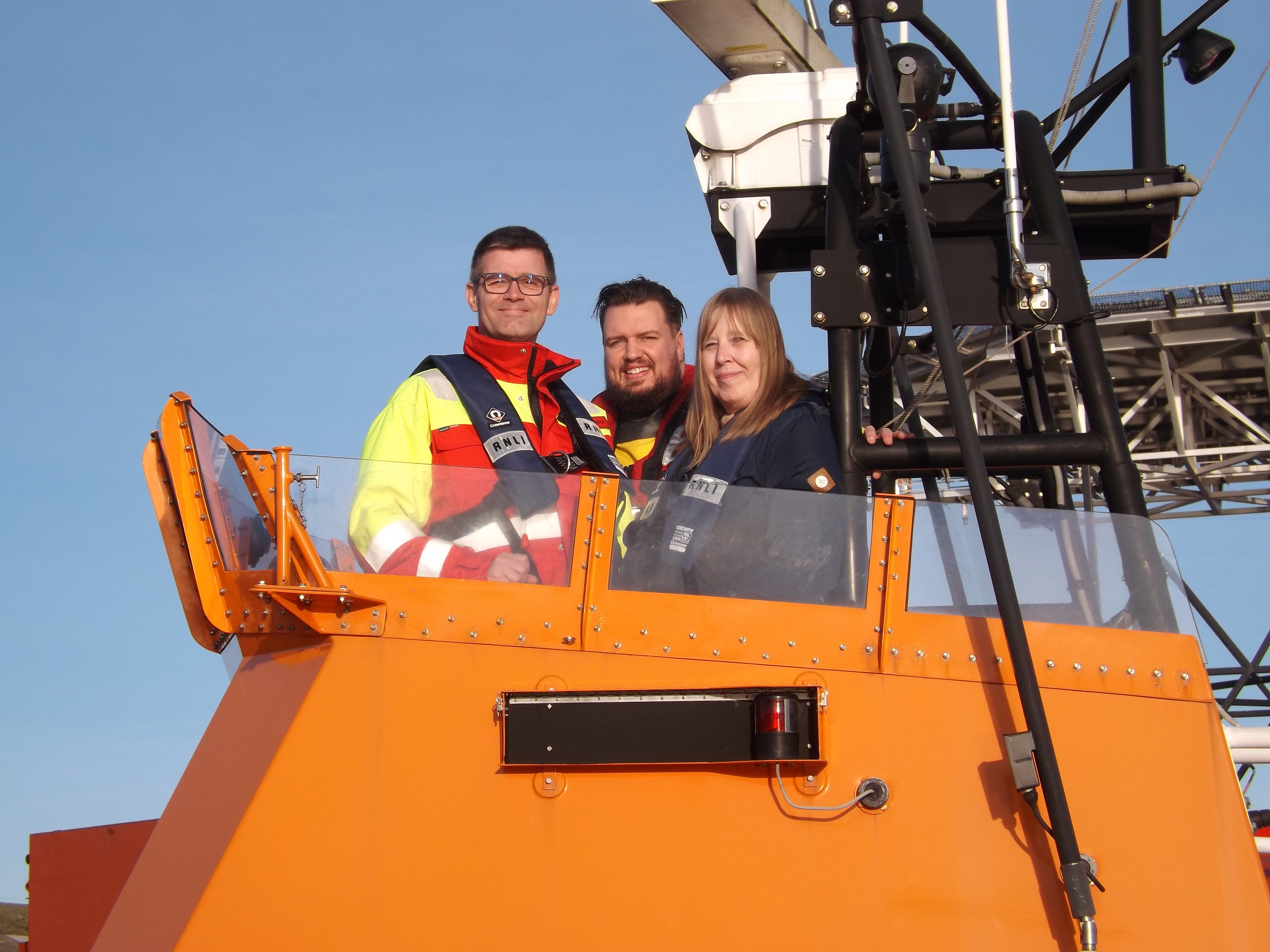 Esvagt delivered a ‘grand’ Christmas gift to Aberdeen Lifeboat today | RNLI