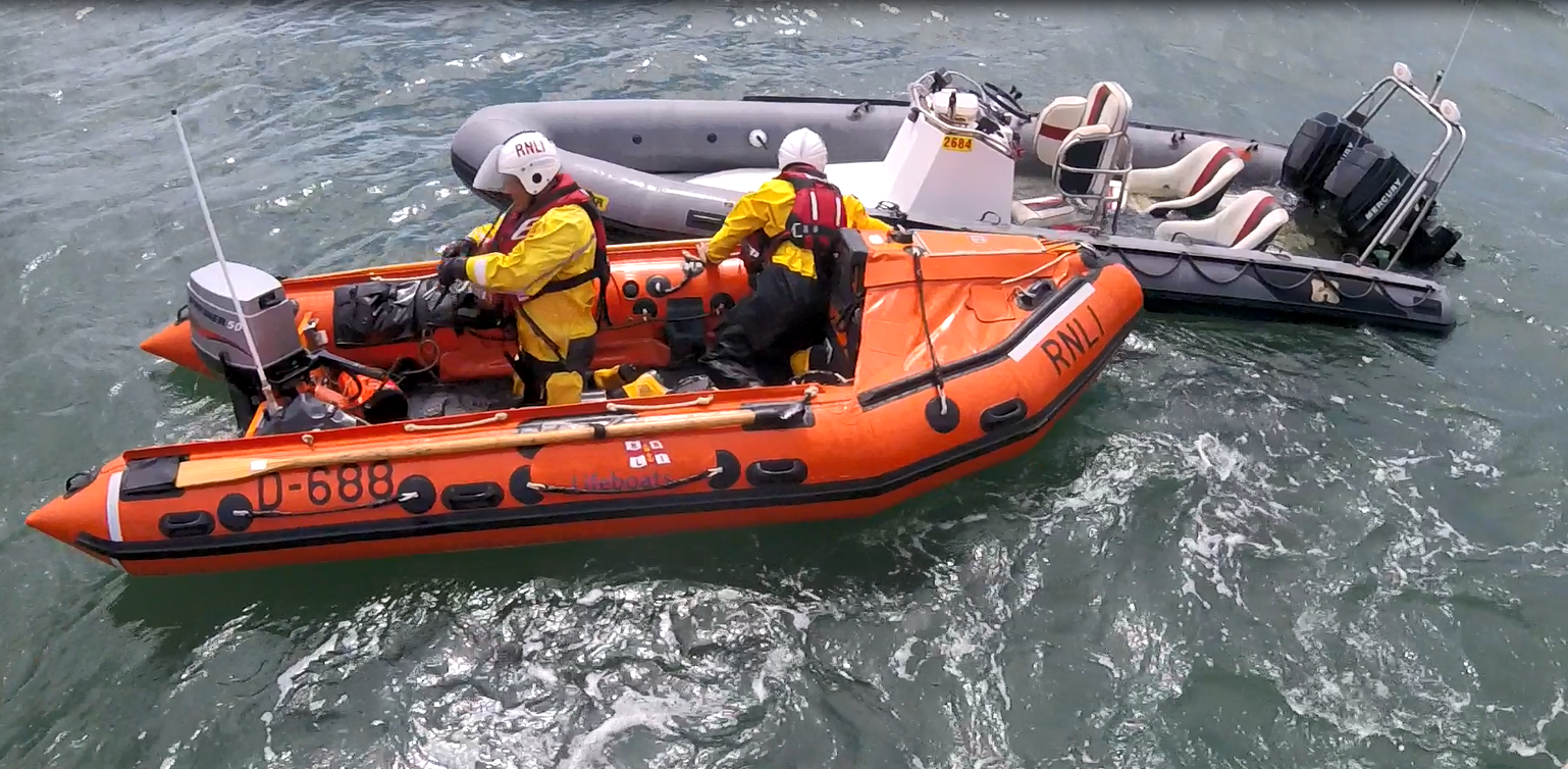 Sinking rib triggers call for Mumbles and Horton Lifeboats | RNLI
