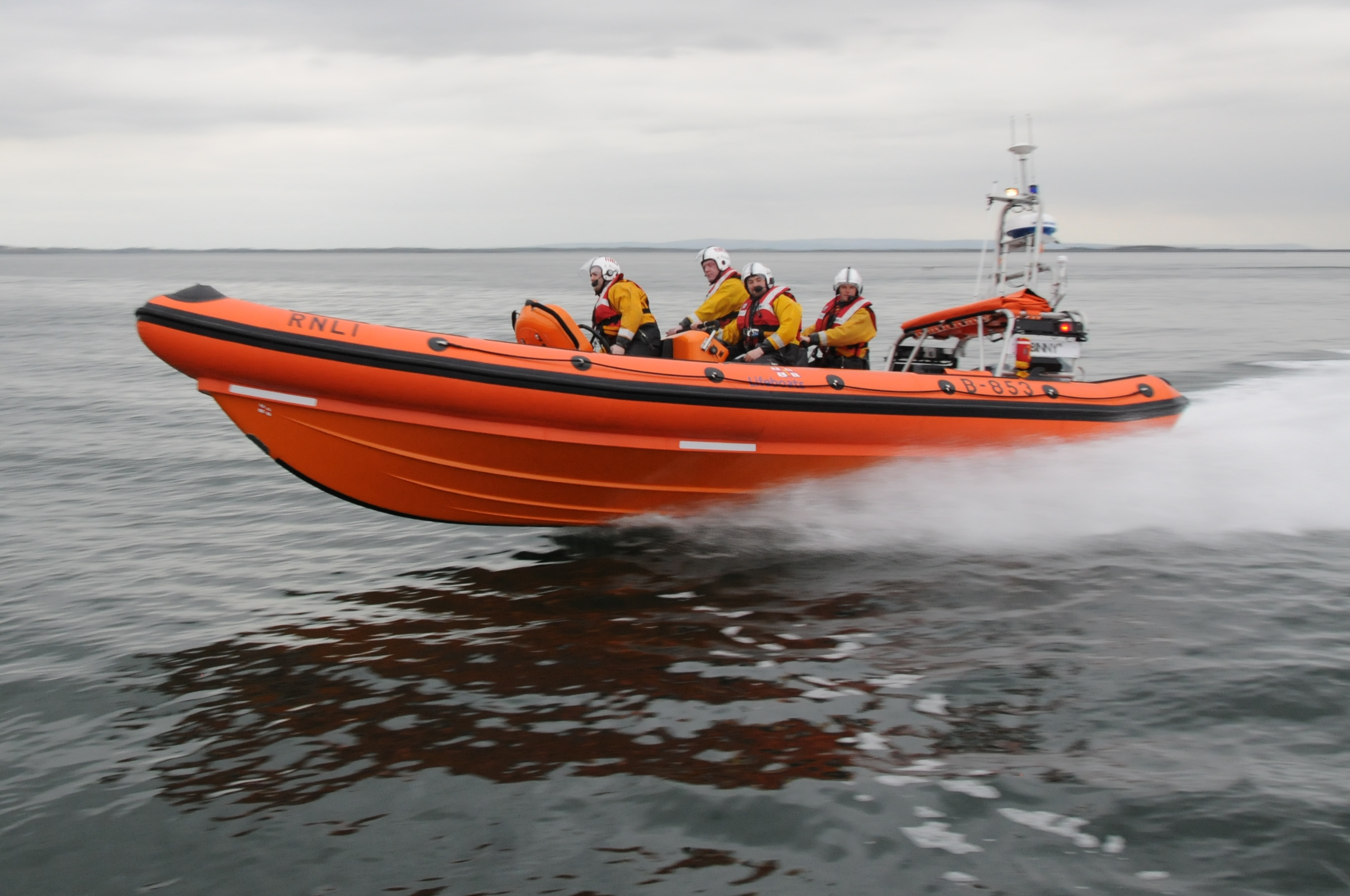 Man rescued by Galway RNLI after dinghy capsizes | RNLI