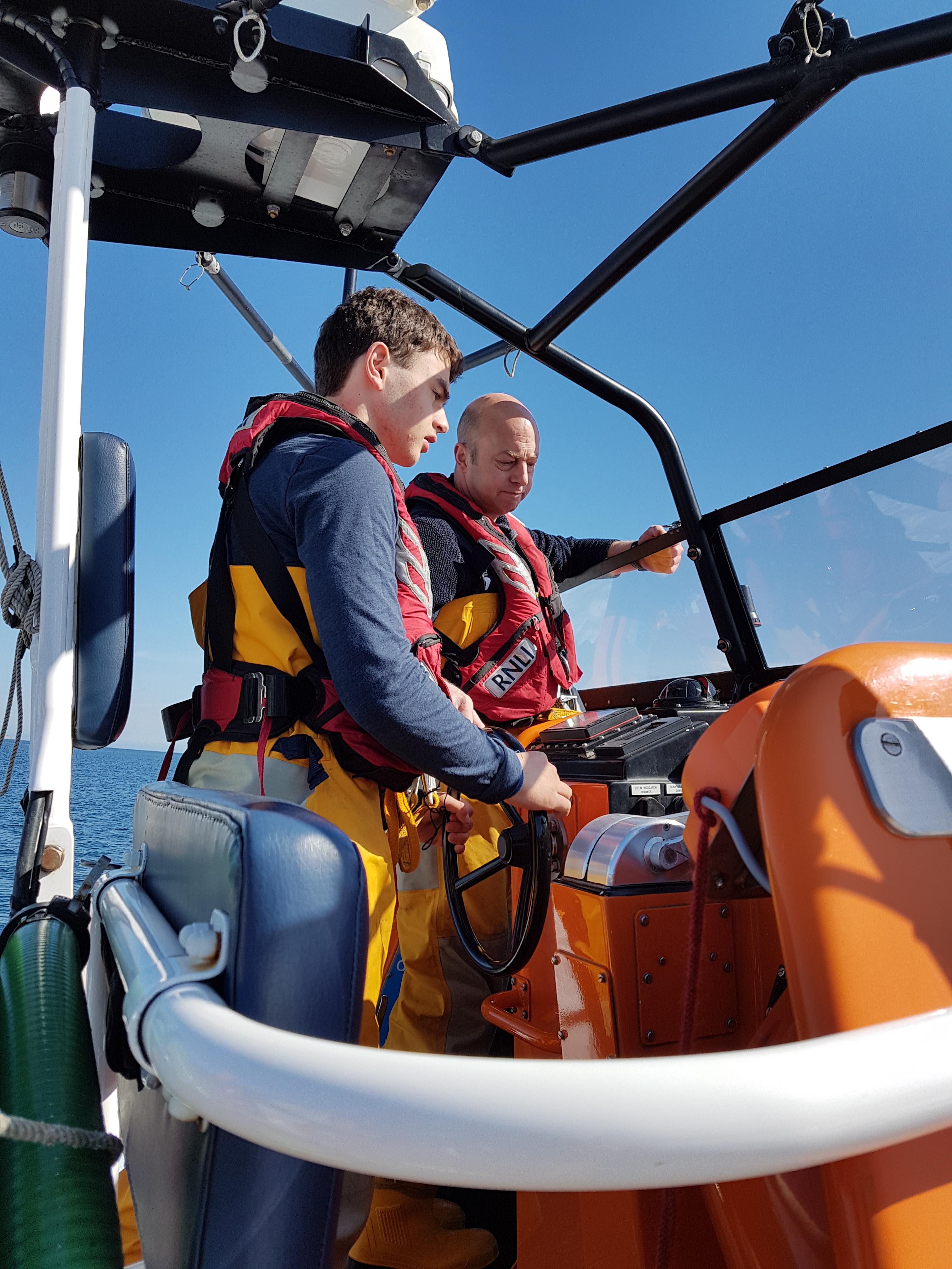 Duke of Edinburgh student Ruairi takes to the water with Ramsey RNLI | RNLI