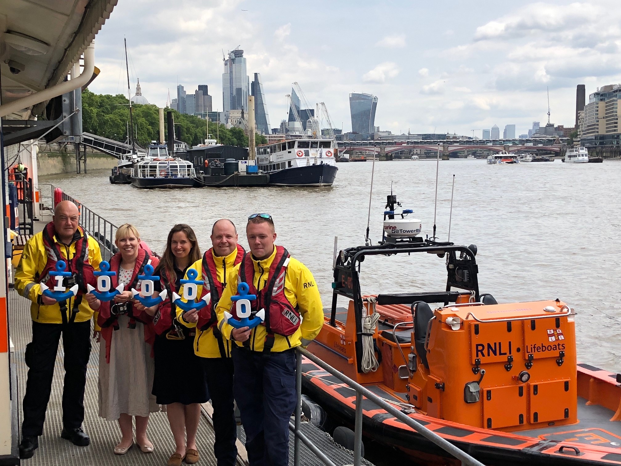 RNLI receives £10,000 donation to help divers stay safe | RNLI