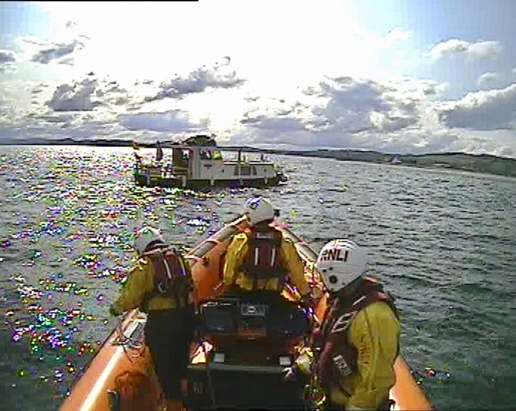 Kessock and Invergordon lifeboat crews recover stricken motor cruiser ...