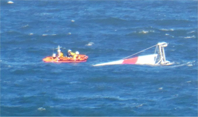 Filey RNLI crew pluck sailor from sea. | RNLI