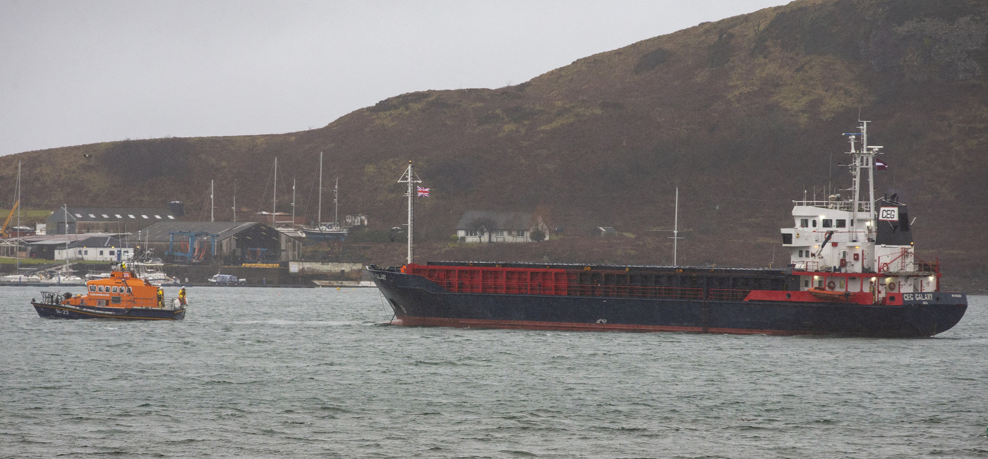 Oban RNLI Lifeboat assists 1,300 tonne coaster in Oban bay | RNLI