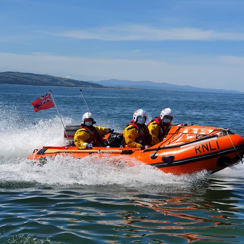 West Kirby RNLI rescue four teenagers cut off by the tide at Middle ...