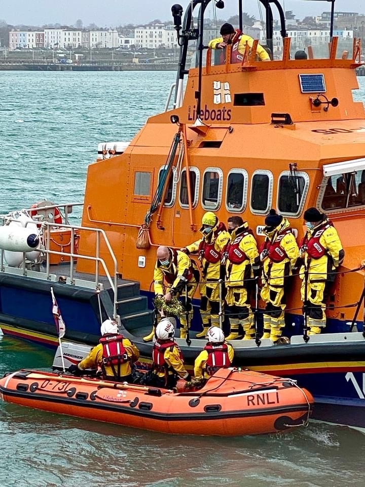 Christmas Eve lifeboat tragedy remembered by Dun Laoghaire RNLI at ...