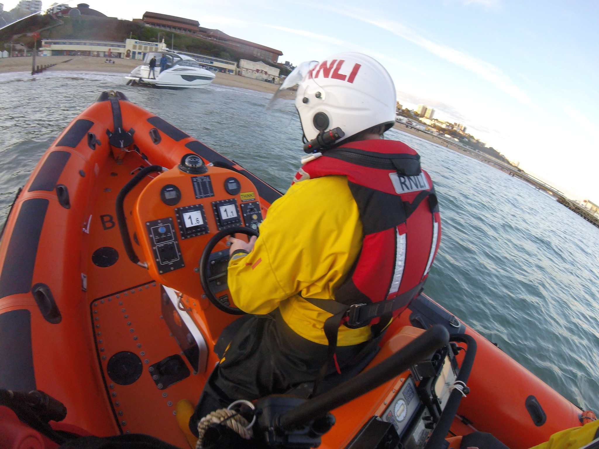 Busy 48-hours for Poole RNLI volunteers at start of Easter break | RNLI