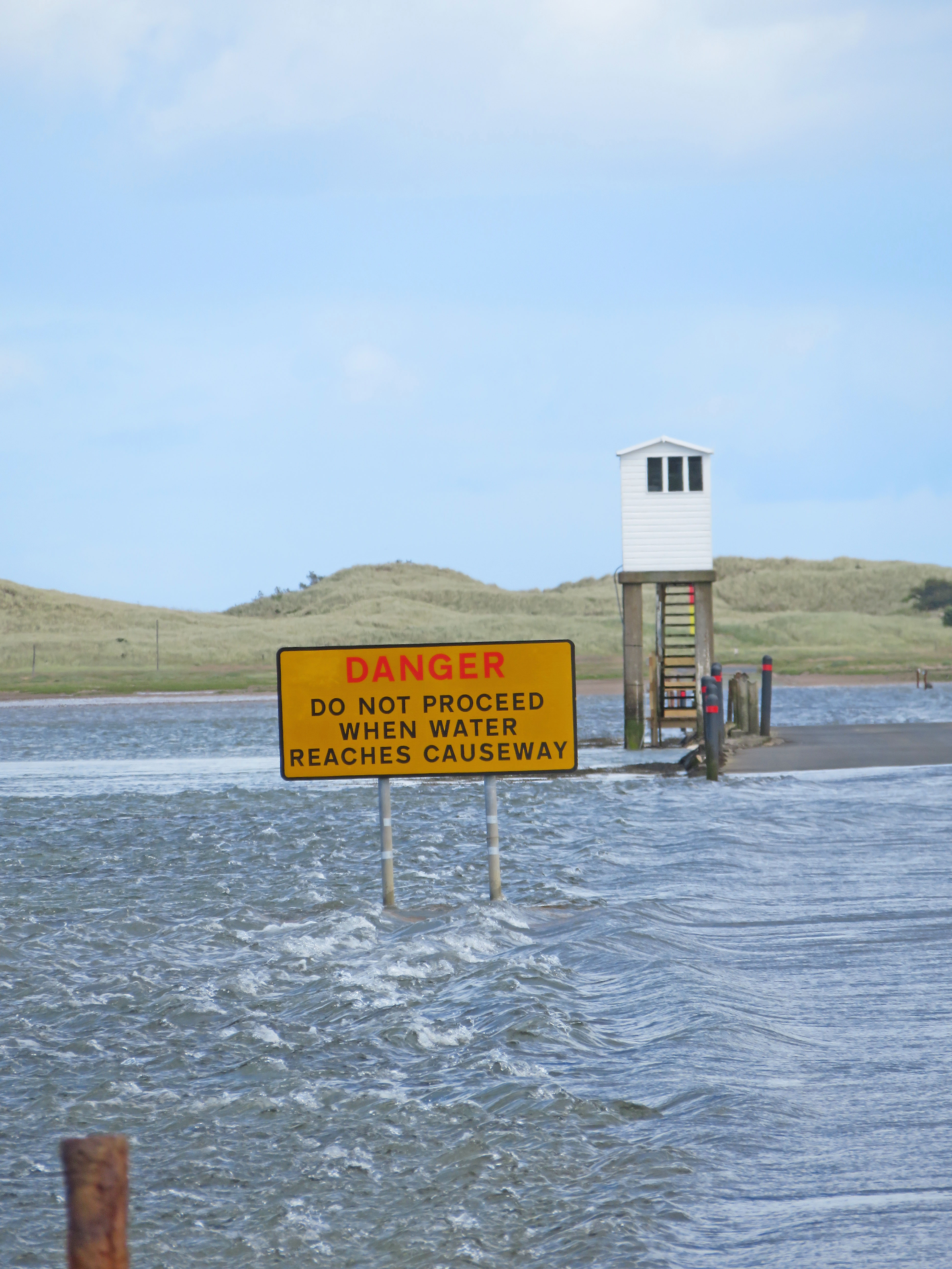 Seahouses inshore lifeboat called to car cut off by tide at Holy Island ...