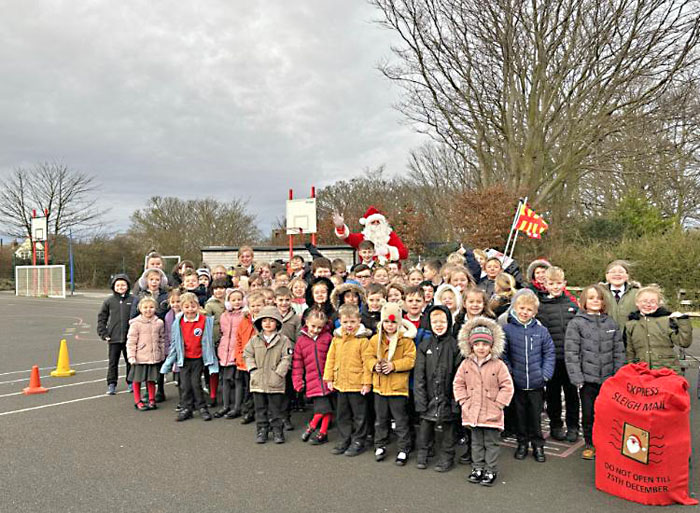 Seahouses lifeboat crew come to Santa’s aid to visit Seahouses First ...