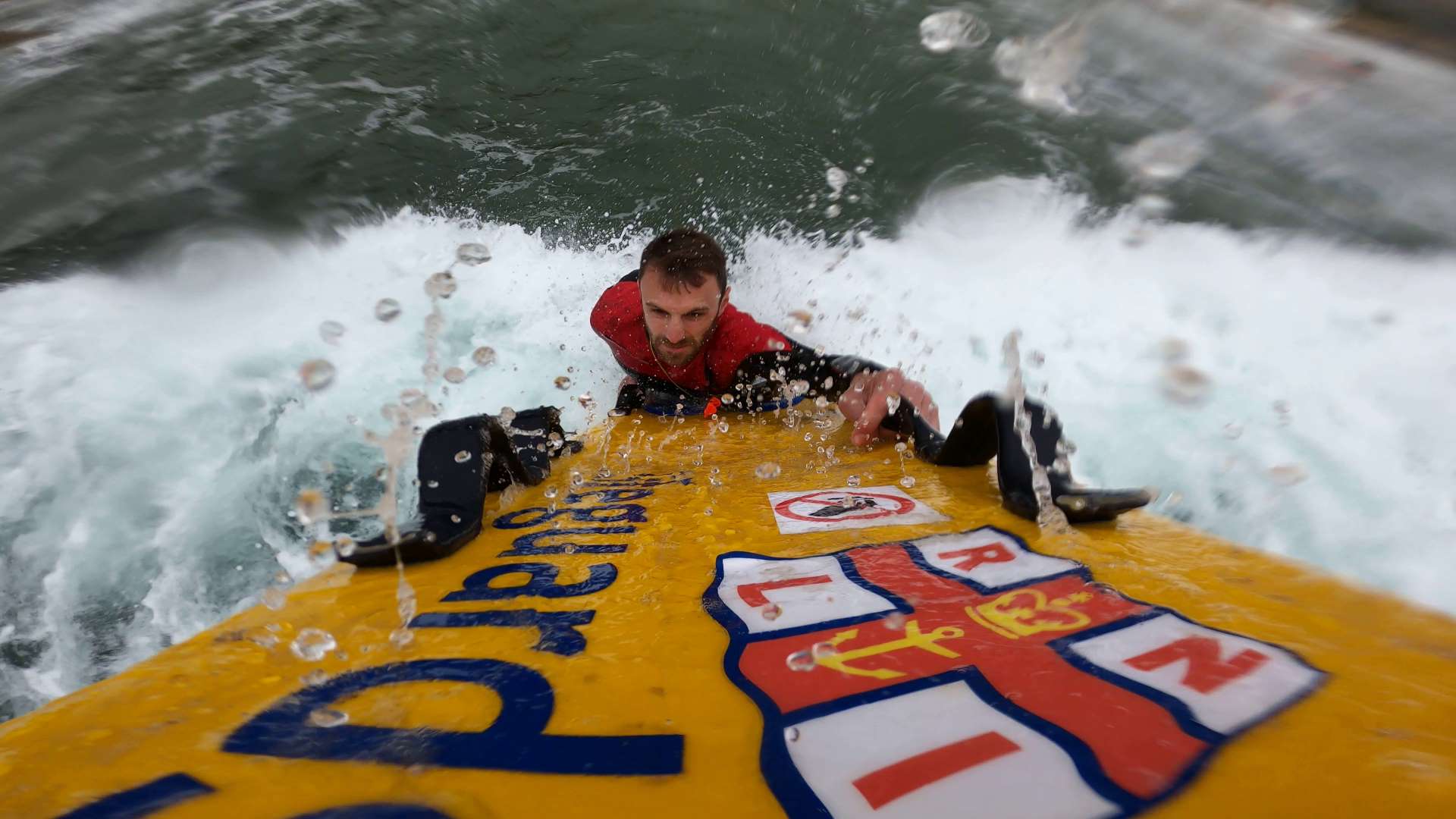 Coldingham Bay RNLI Lifeguards assist 10 people in tricky surf ...