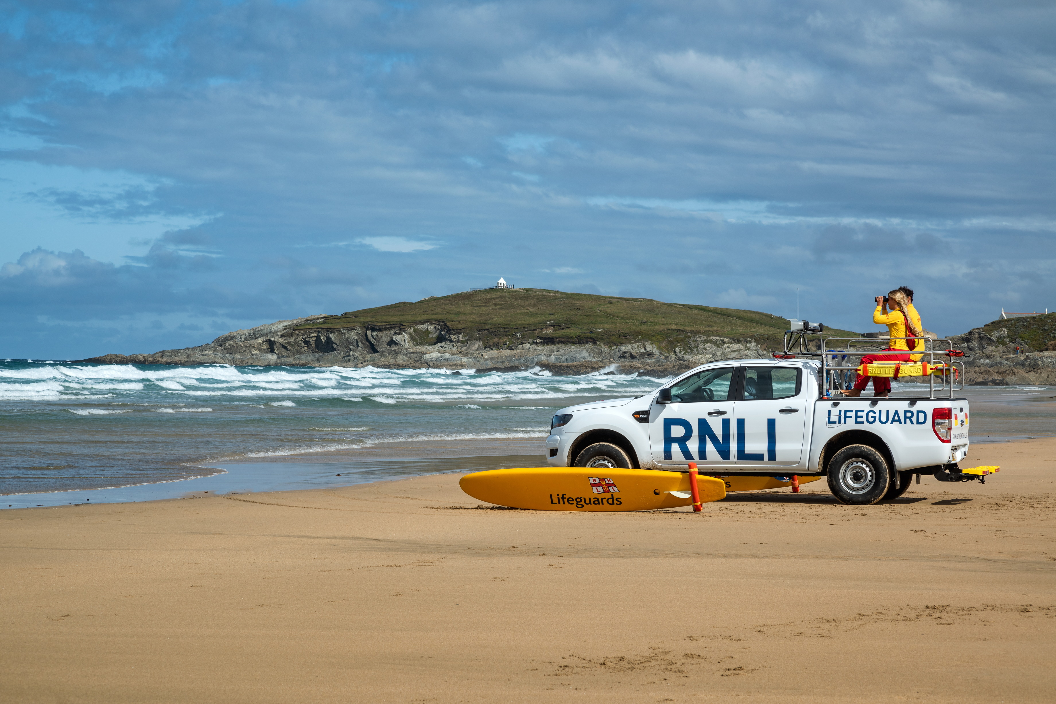 It’s that time of year again! RNLI lifeguards returning to Cornwall ...