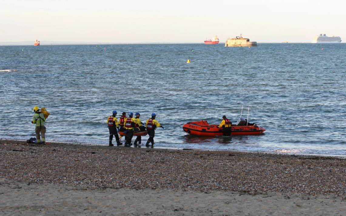 Bembridge RNLI Inshore Lifeboat assists in another mud rescue | RNLI