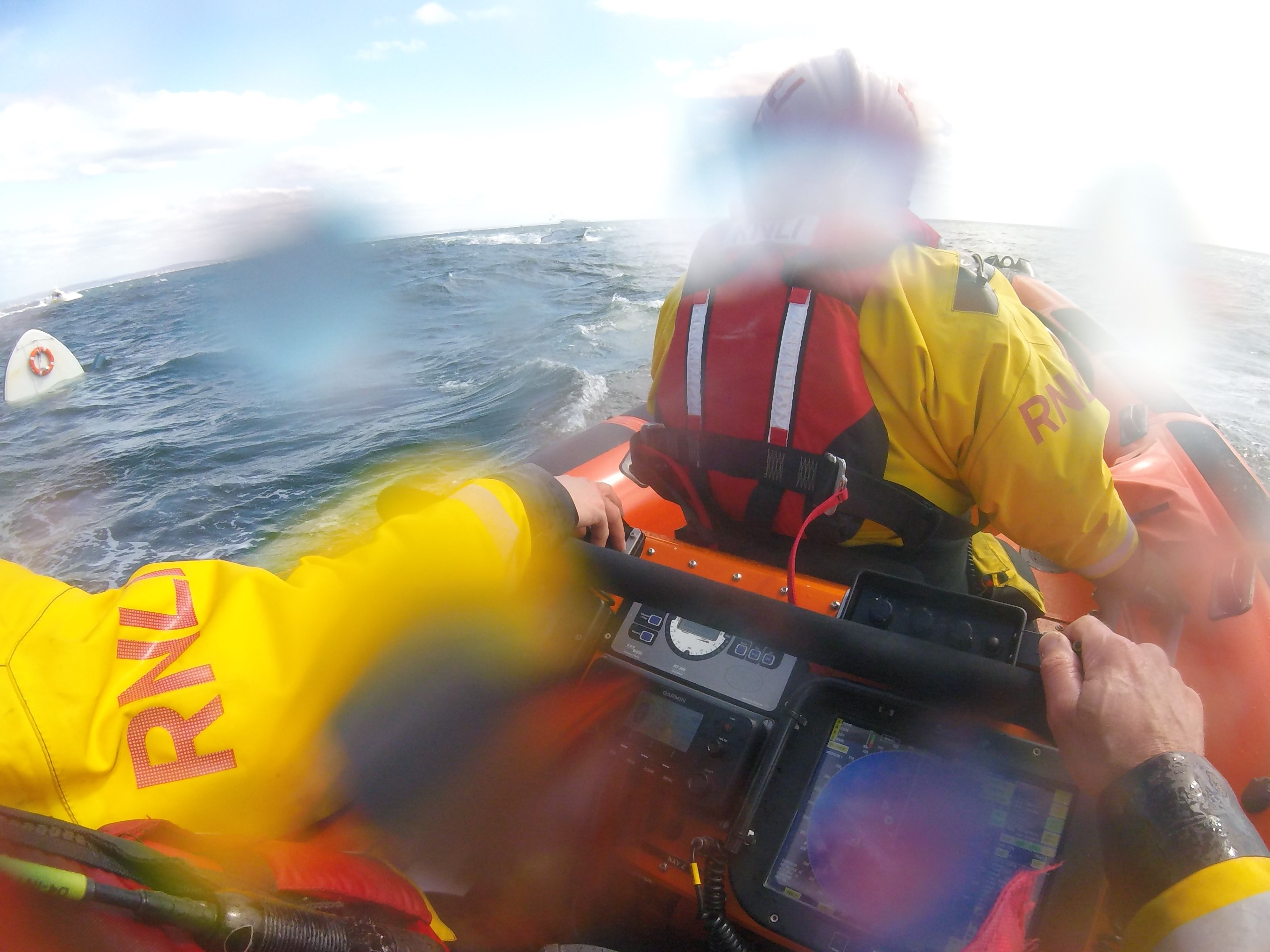 Littlehampton RNLI assist in rescue of persons from cold sea after ...