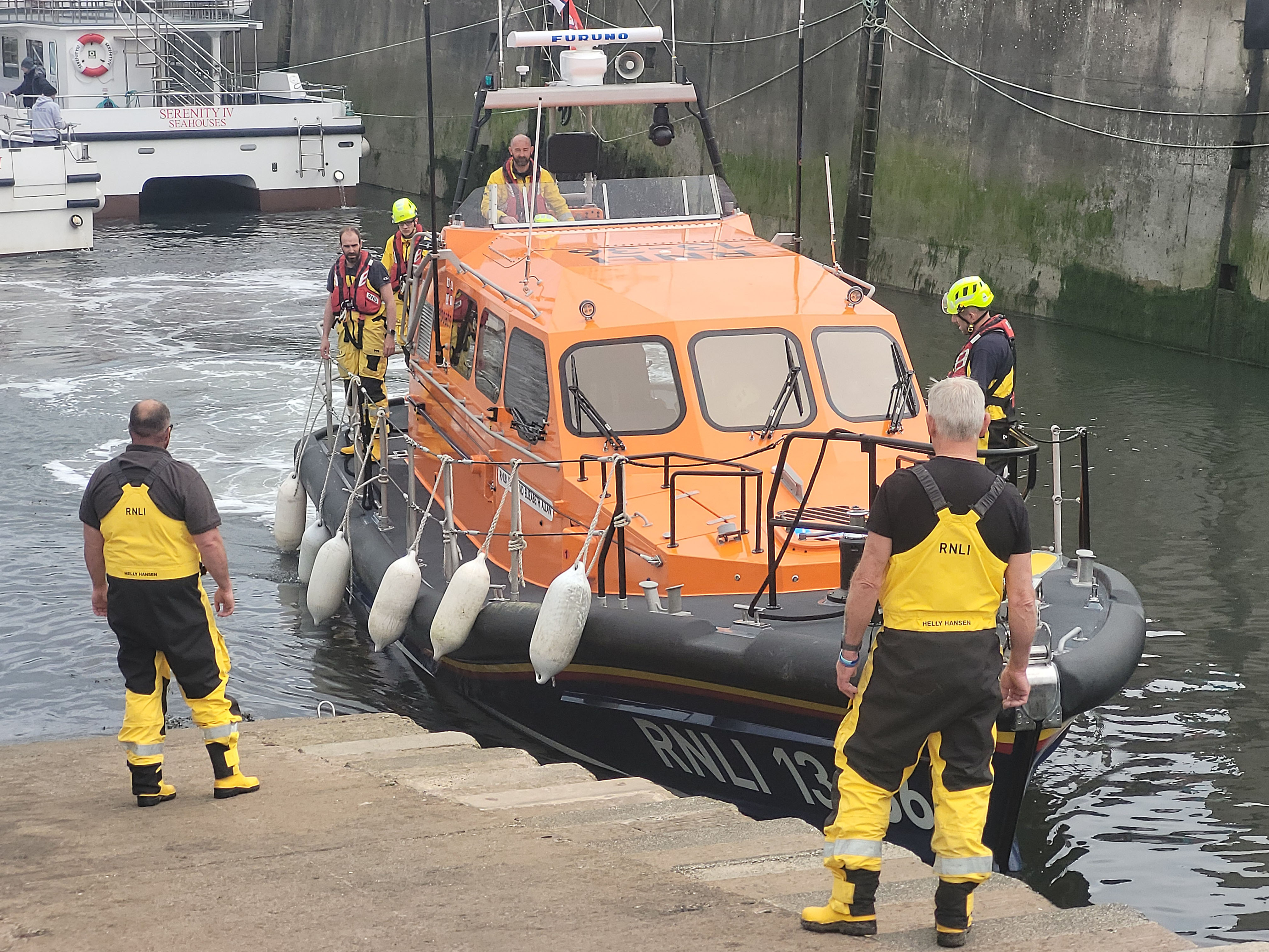 Seahouses lifeboat answers the second call of the day | RNLI