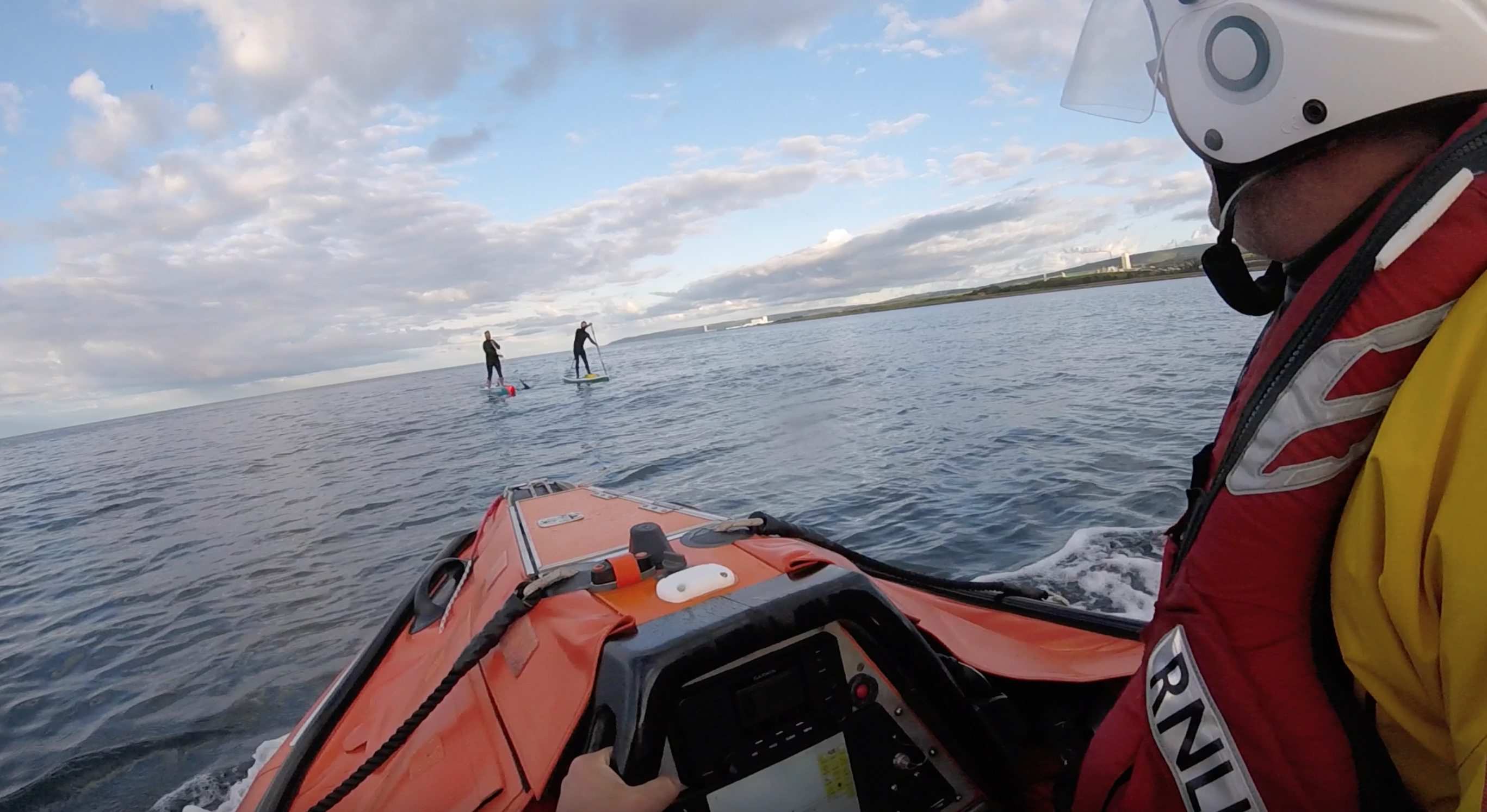 Dunbar RNLI Lifeboats launch to report of paddle boarders in difficulty ...