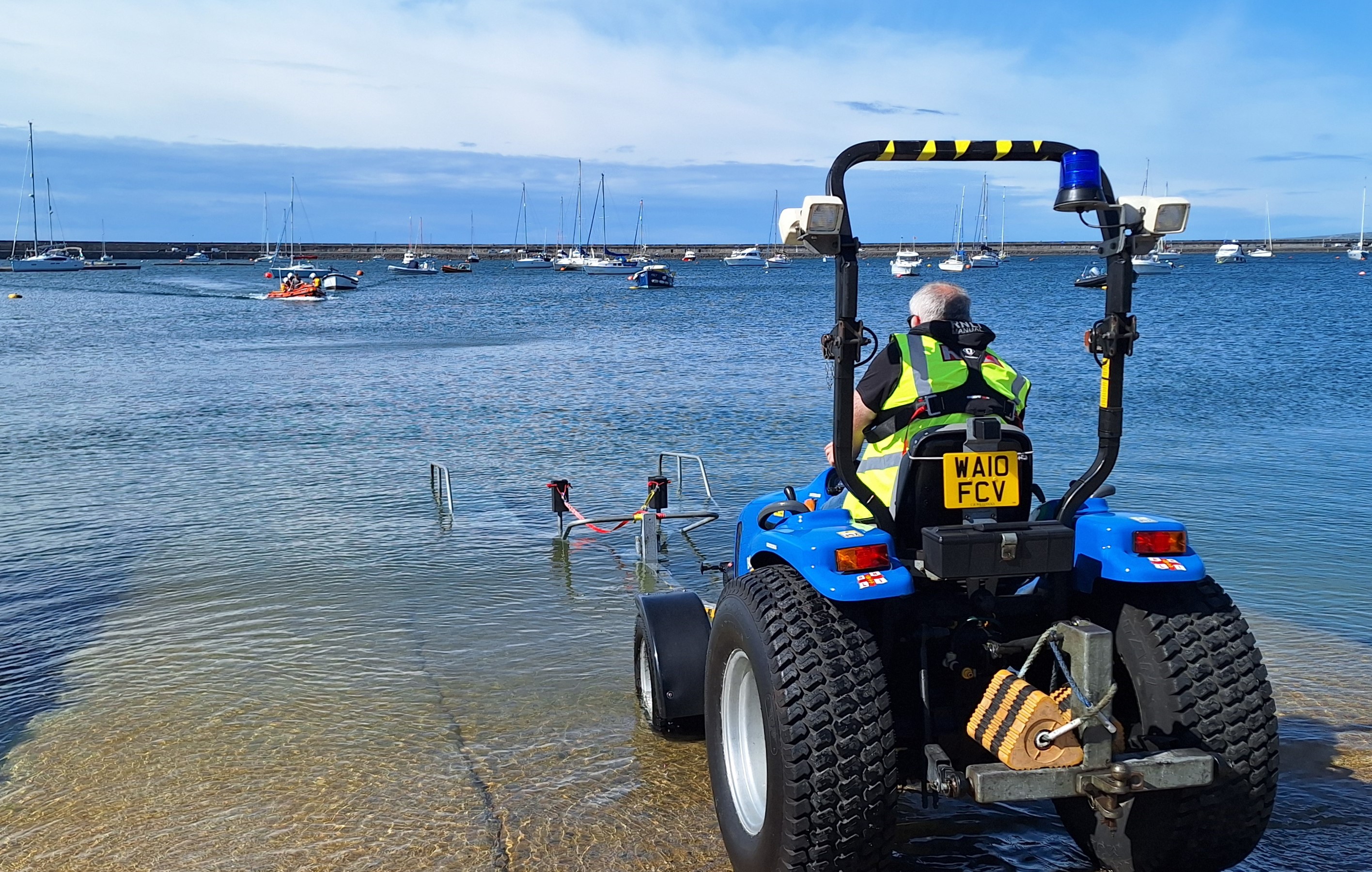 Holyhead RNLI Rescue Distressed Girl | RNLI
