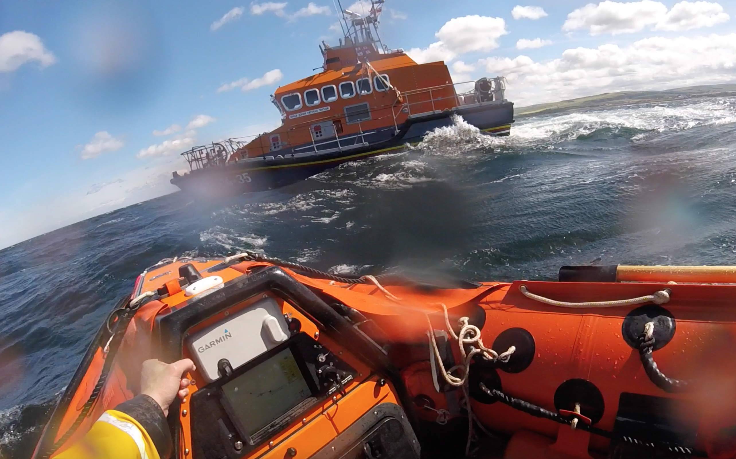 Dunbar RNLI lifeboat volunteers respond to report of ‘diver in ...