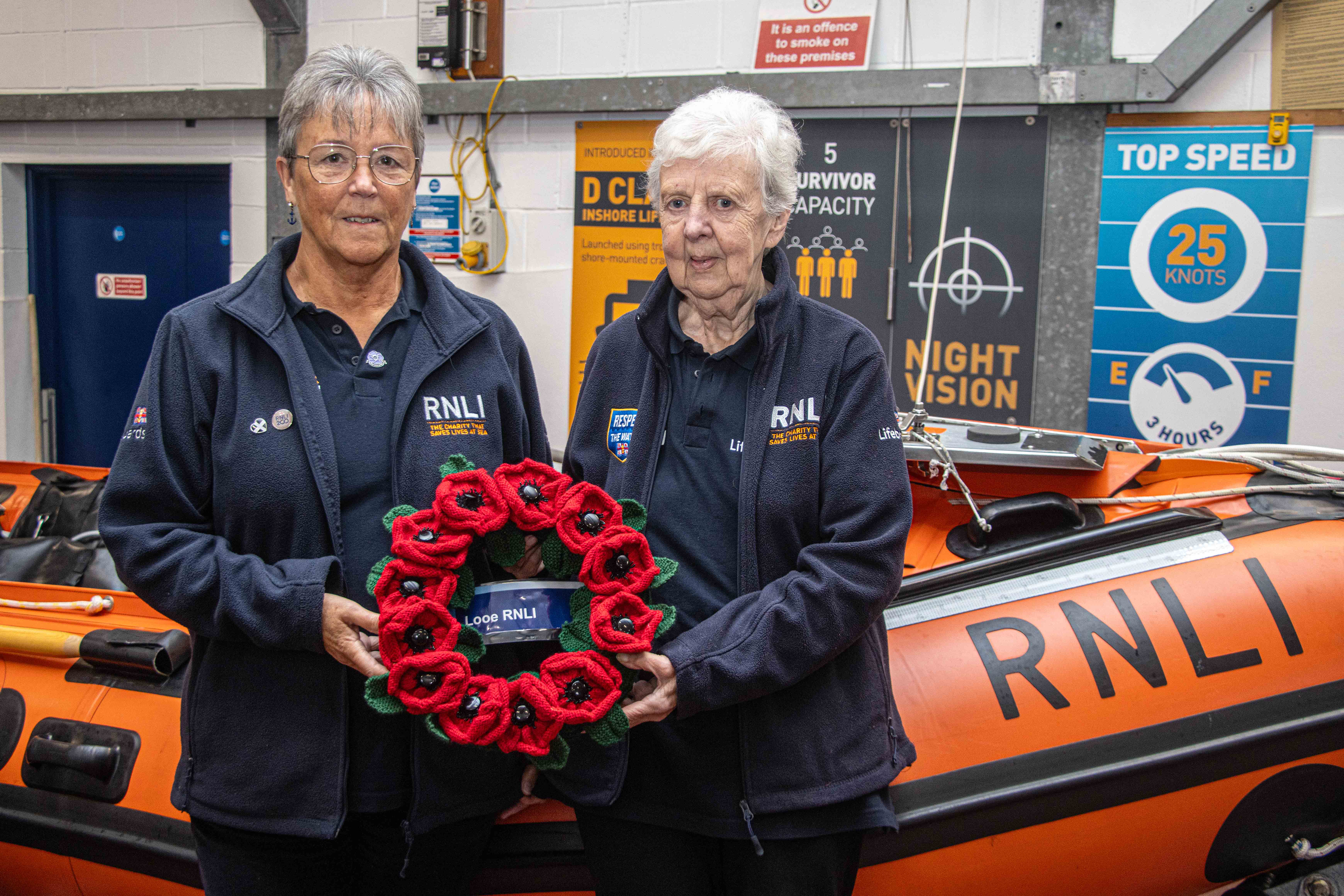 Looe RNLI volunteers place commemorative wreath onboard GWR Poppies ...