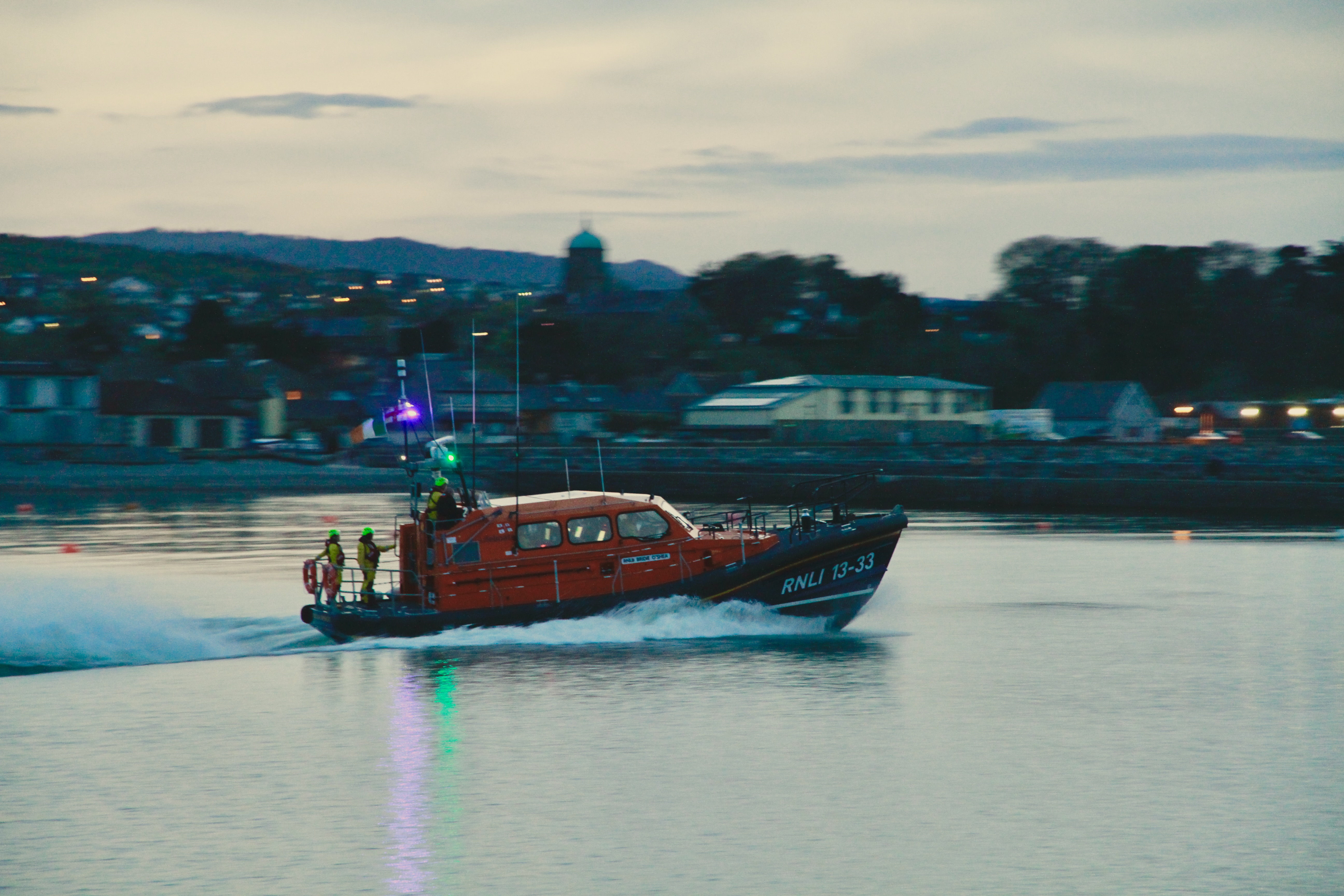 Wicklow RNLI brings three people to safety after yacht gets into ...