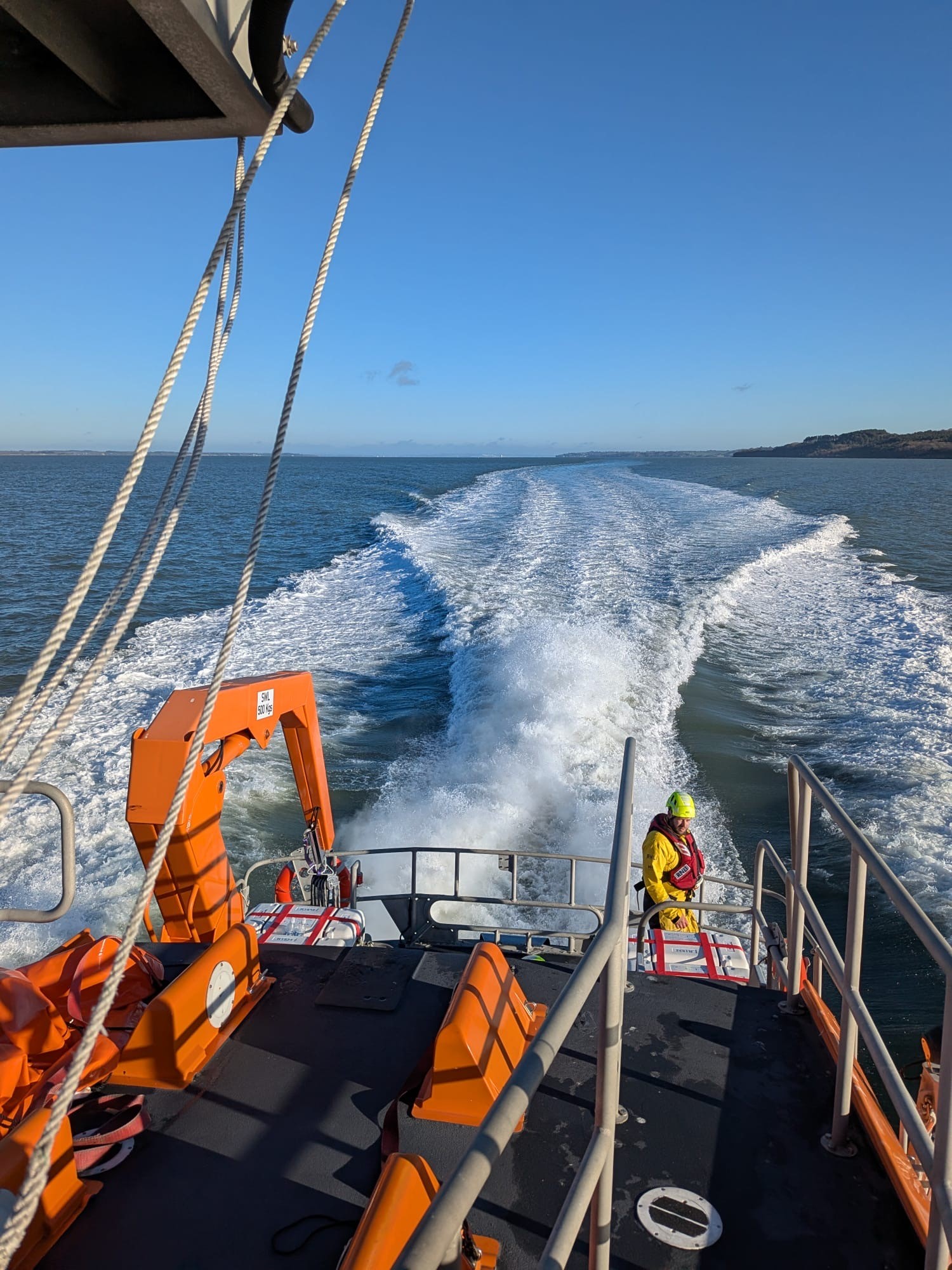 Walker rescued from mud sees Yarmouth RNLI tasked to first shout of the ...