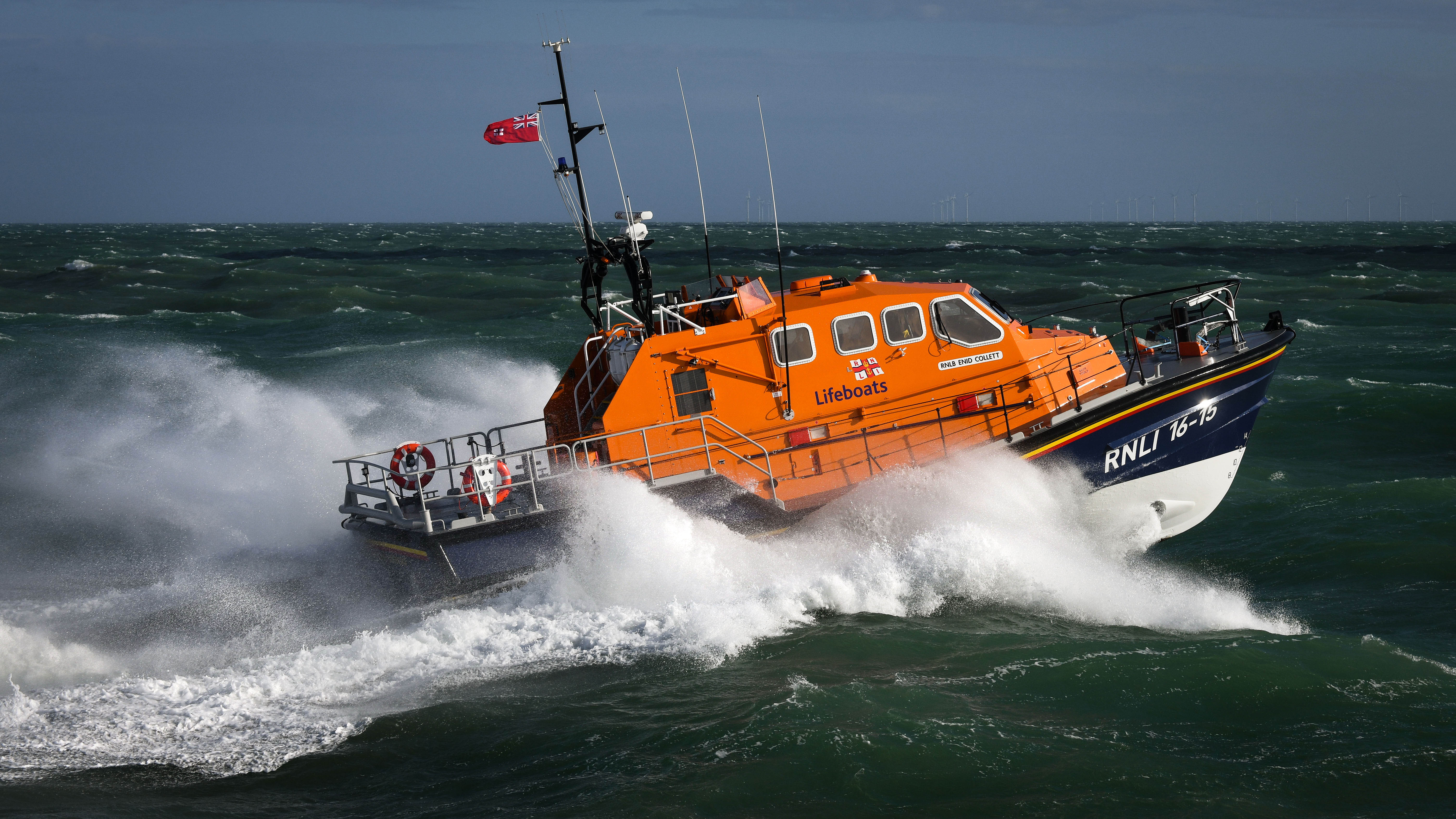 Shoreham RNLI rescues broken down motorboat in windy conditions | RNLI