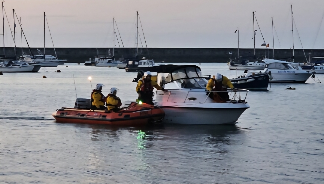 Training exercise and a shout for Holyhead RNLI | RNLI