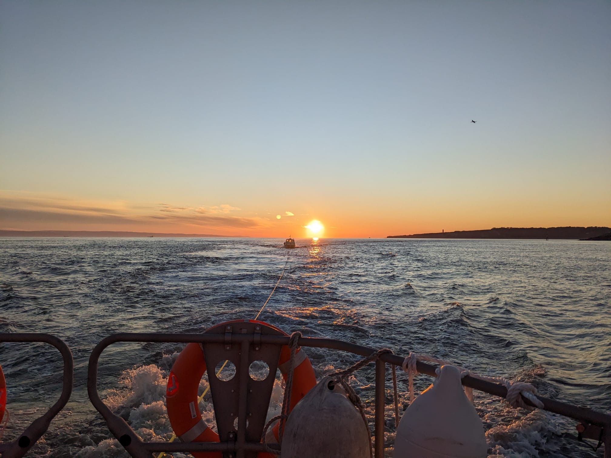 Barry Dock RNLI volunteer lifeboat crew bring stricken fishing vessel ...