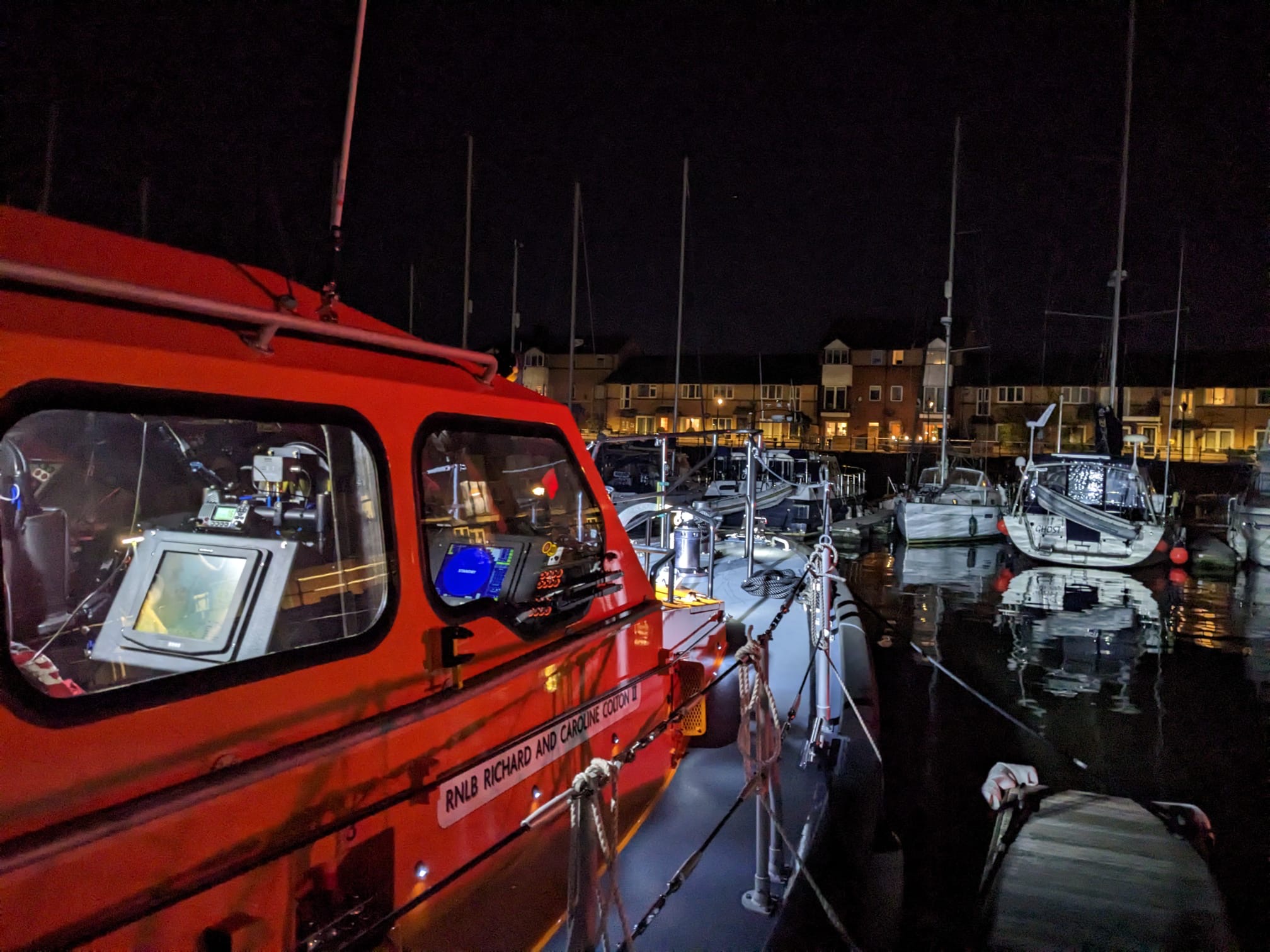 Barry Dock RNLI volunteer lifeboat crew bring stricken fishing vessel ...