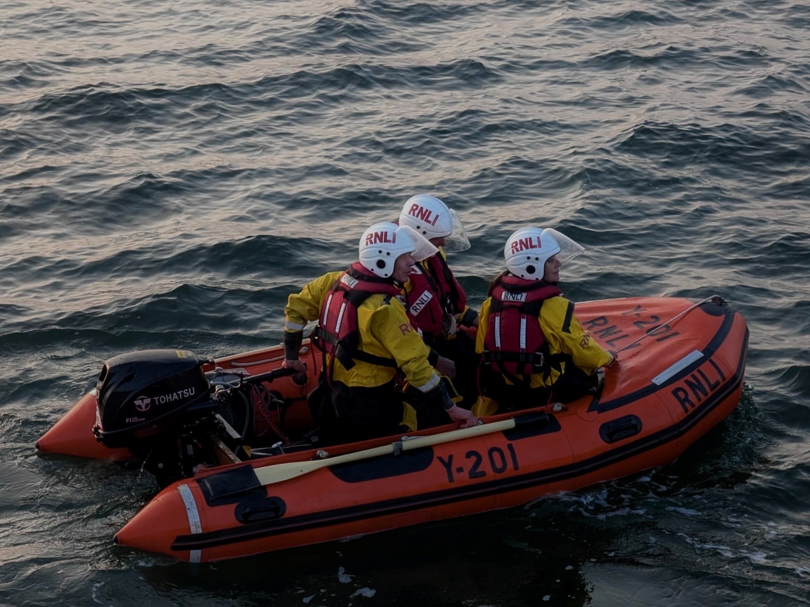 Yarmouth RNLI tasked in the early hours to grounded fishing boat | RNLI