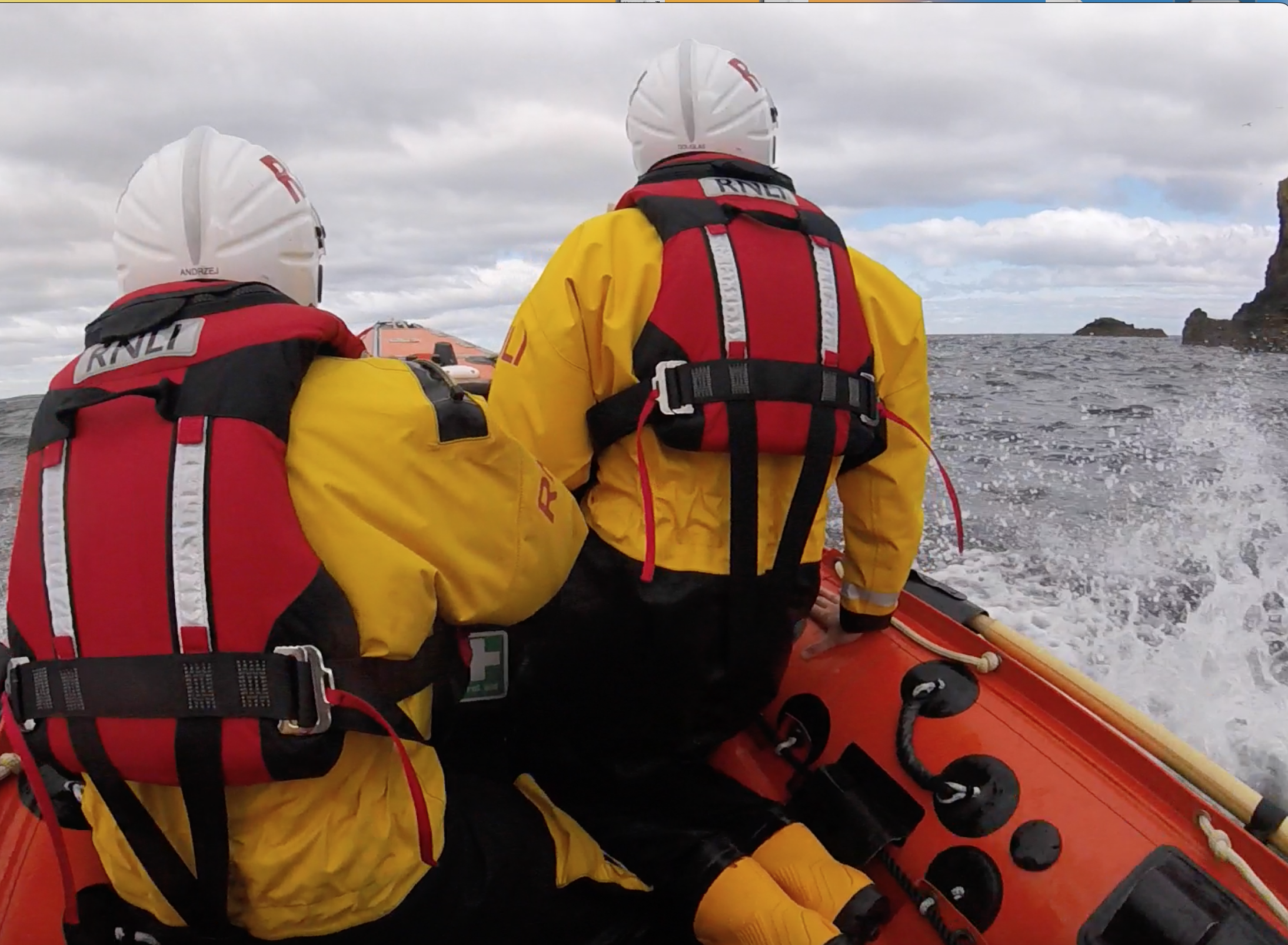 Dunbar RNLI lifeboat launches to report of missing divers | RNLI