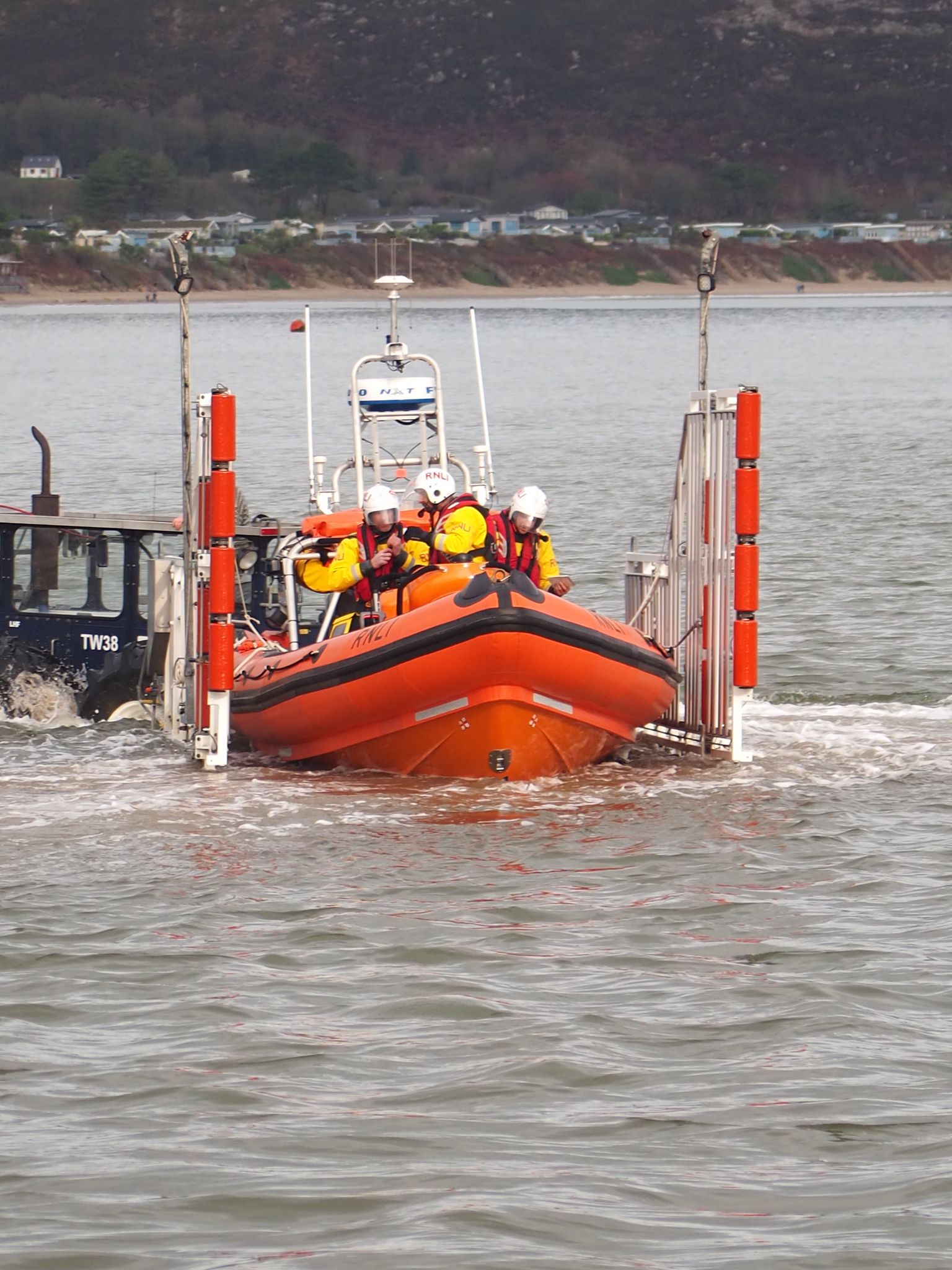 Abersoch RNLI called to assist paddleboarder in difficulty in strong ...