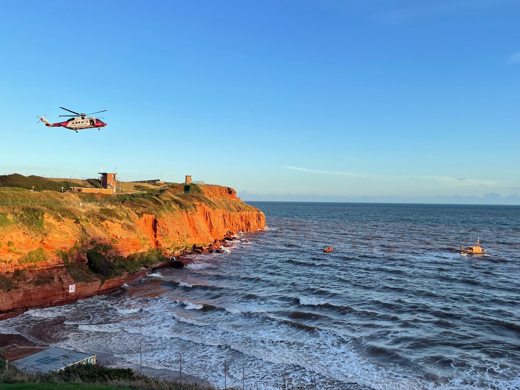 Exmouth RNLI in multi-agency rescue of bathers cut off by tide | RNLI
