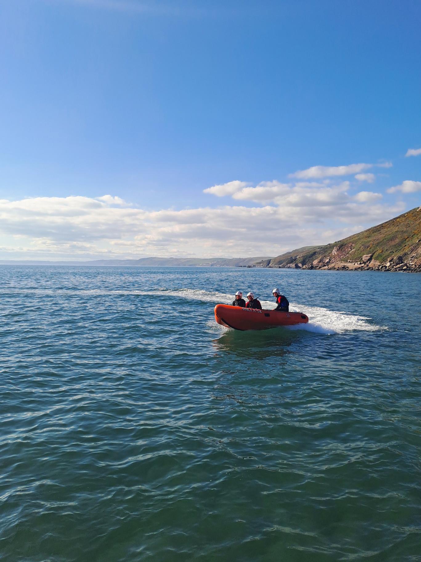 RNLI lifeguards and Looe lifeboats respond to multiple casualties at ...