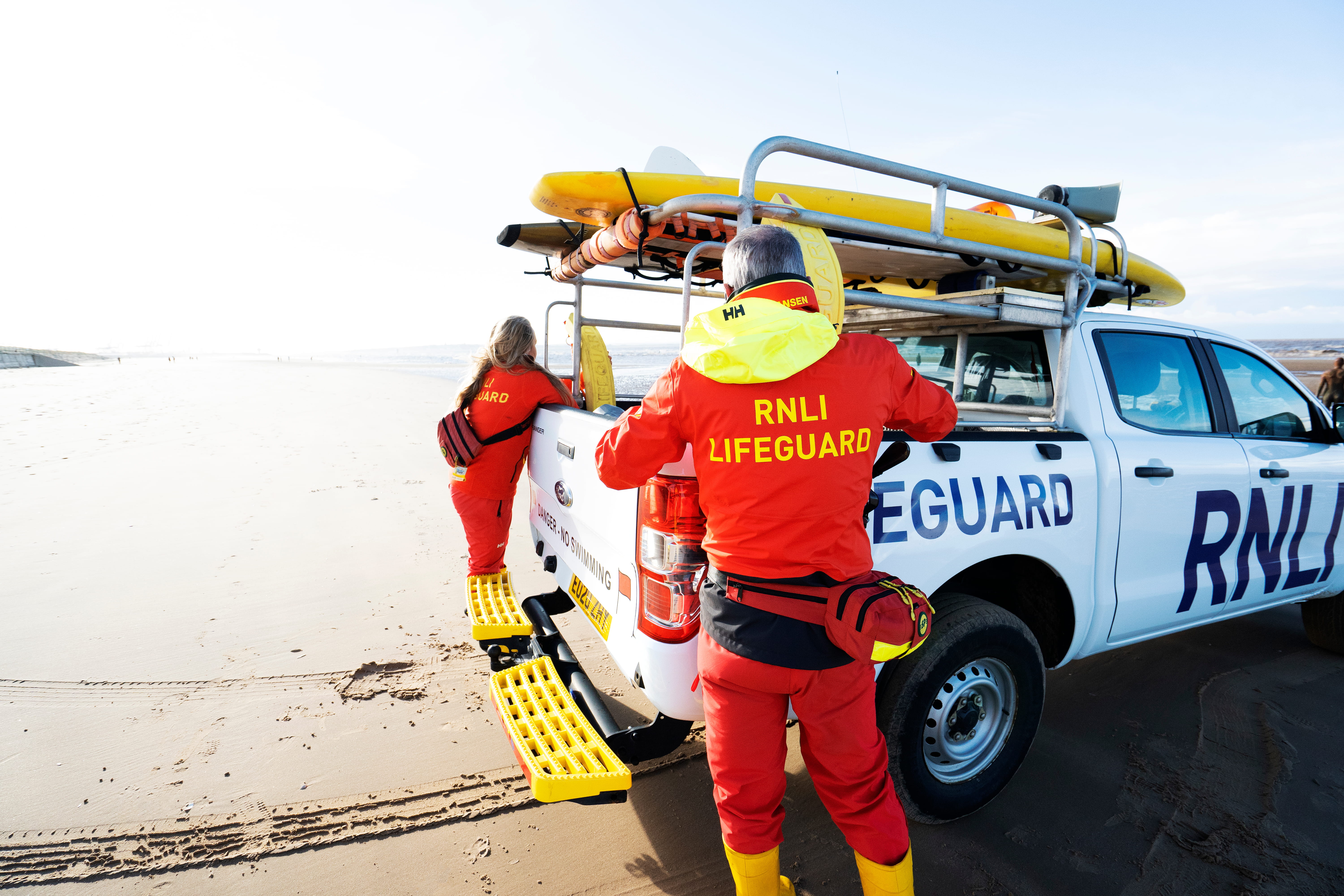 59-year-old RNLI lifeguard completes 7.5km South Africa swim | RNLI