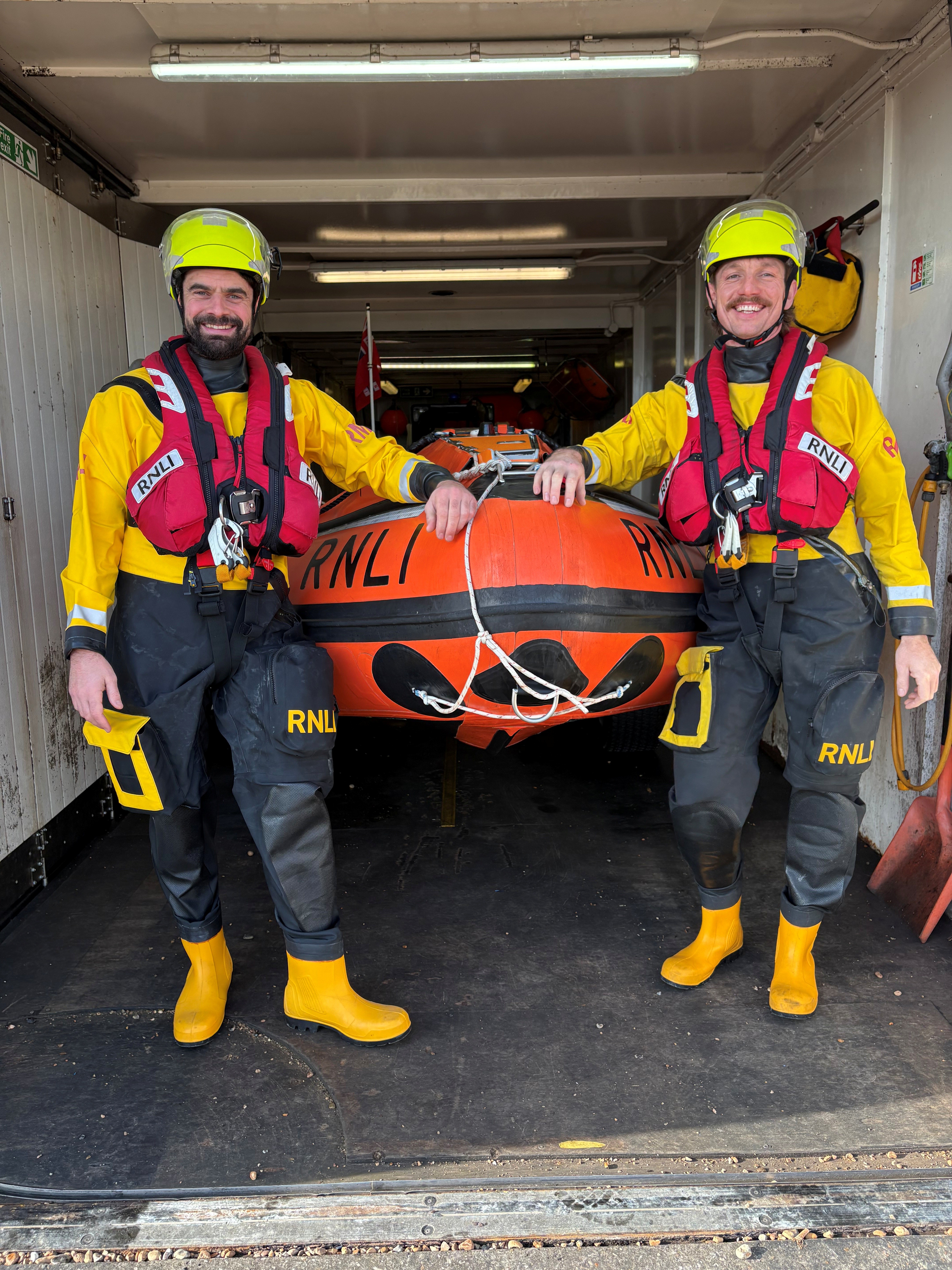 Walmer RNLI volunteer takes on London marathon - in full lifeboat kit ...