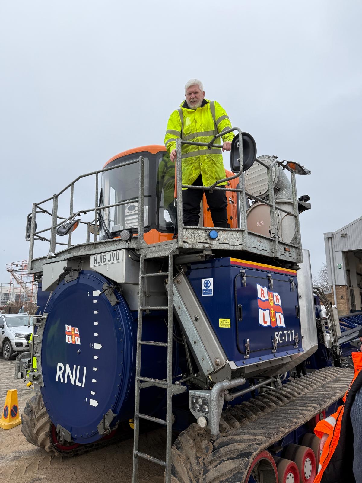 Long‑serving Skegness RNLI volunteer bids farewell after decades of ...