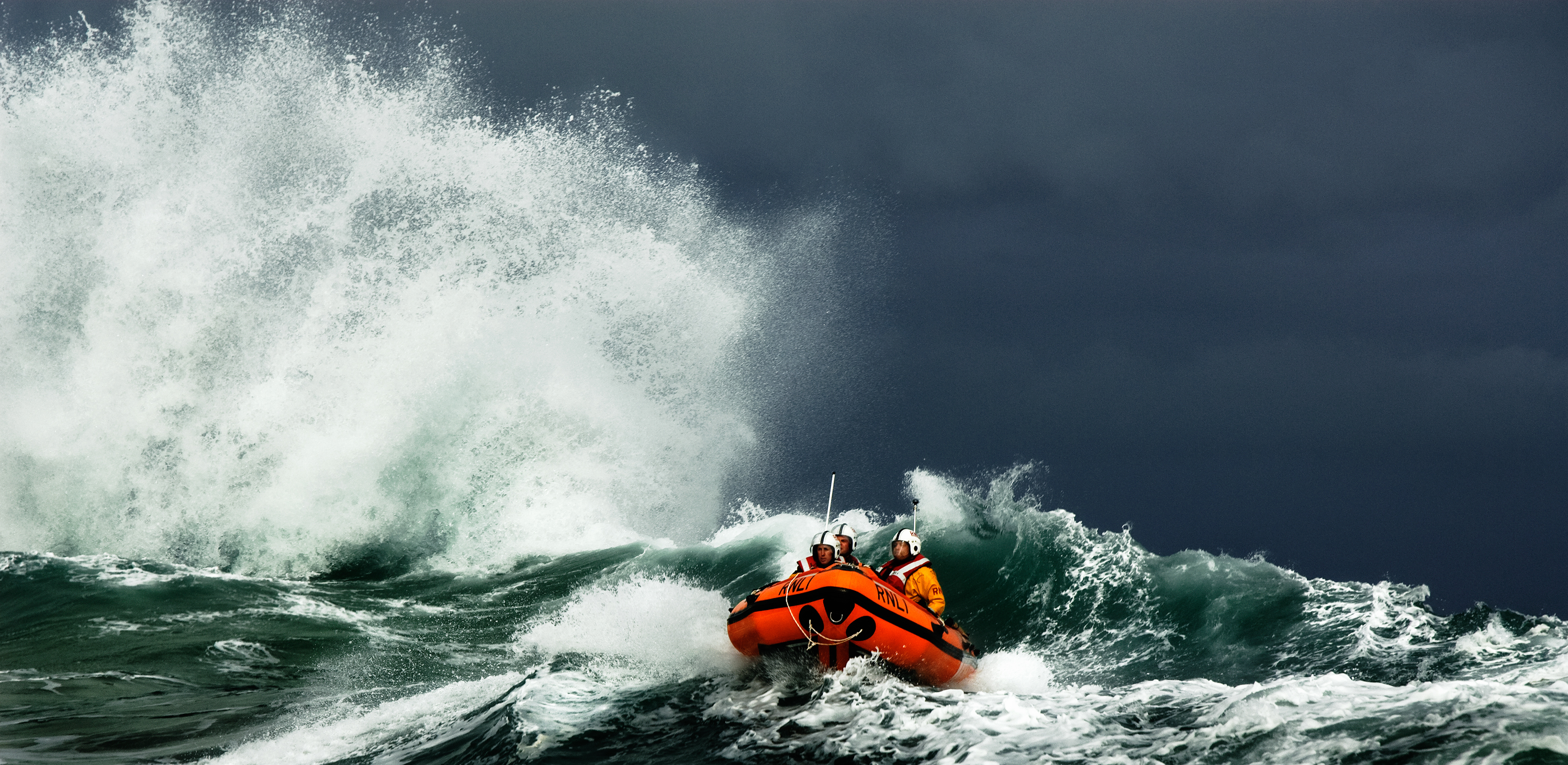 RNLI warns of dangerous coastal conditions as Storm Chandra hits south ...