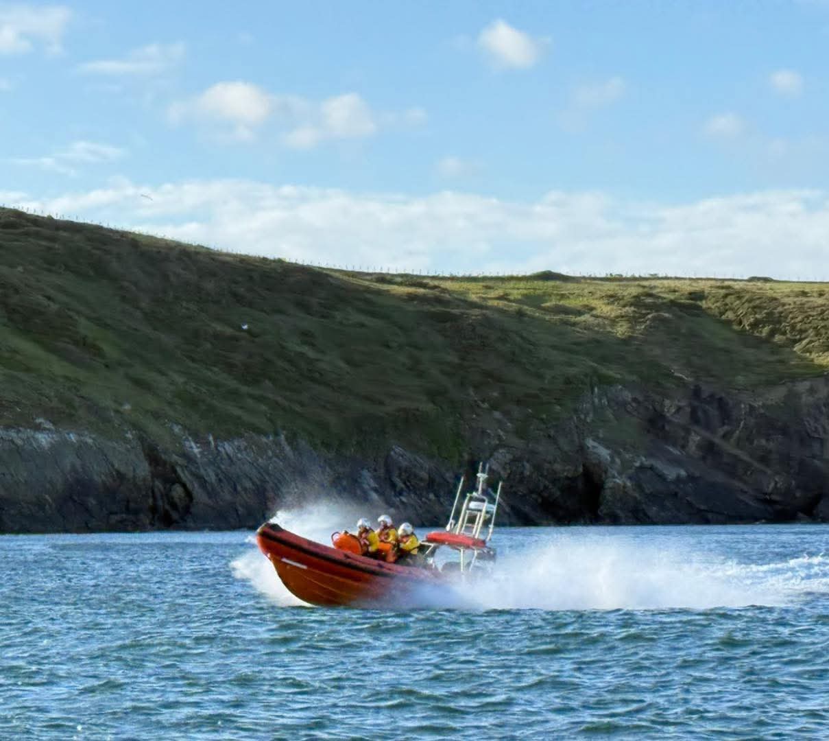 Abersoch RNLI flagged down whilst on training exercise. | RNLI