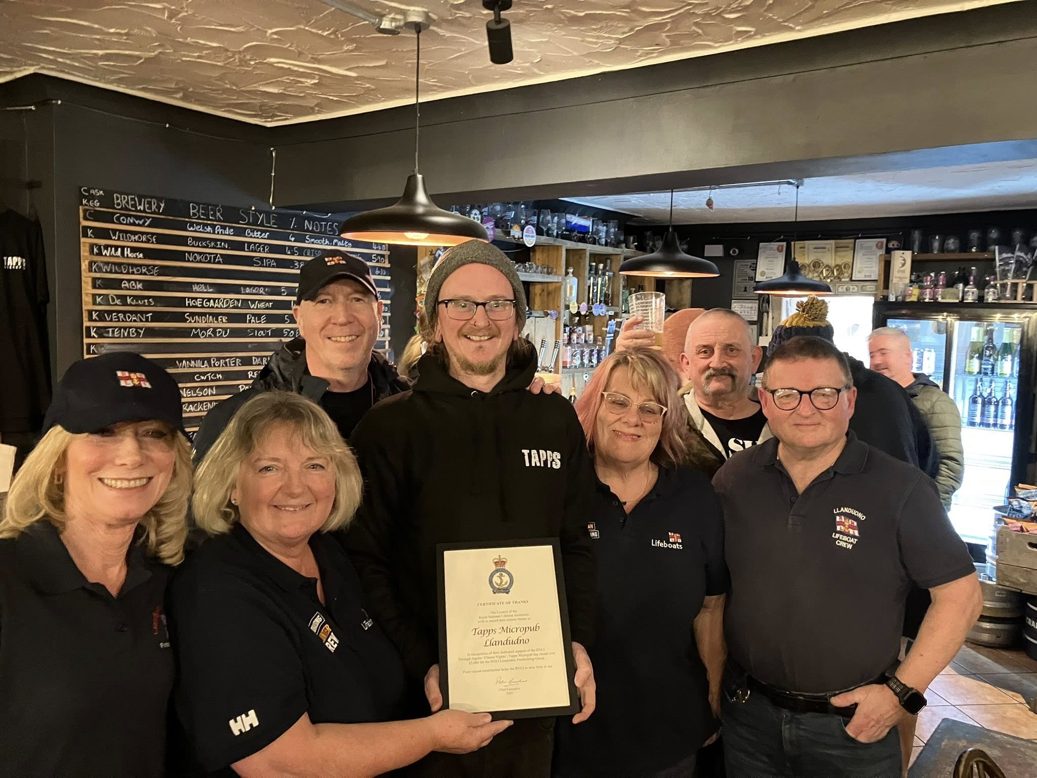 Llandudno and Rhos Tapps Bars ‘Cheesy Tuesdays’ Raise £6,000 for RNLI ...