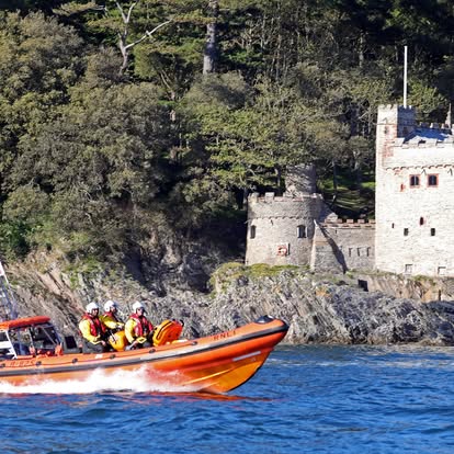 Dart RNLI volunteers aid stricken motor cruiser | RNLI